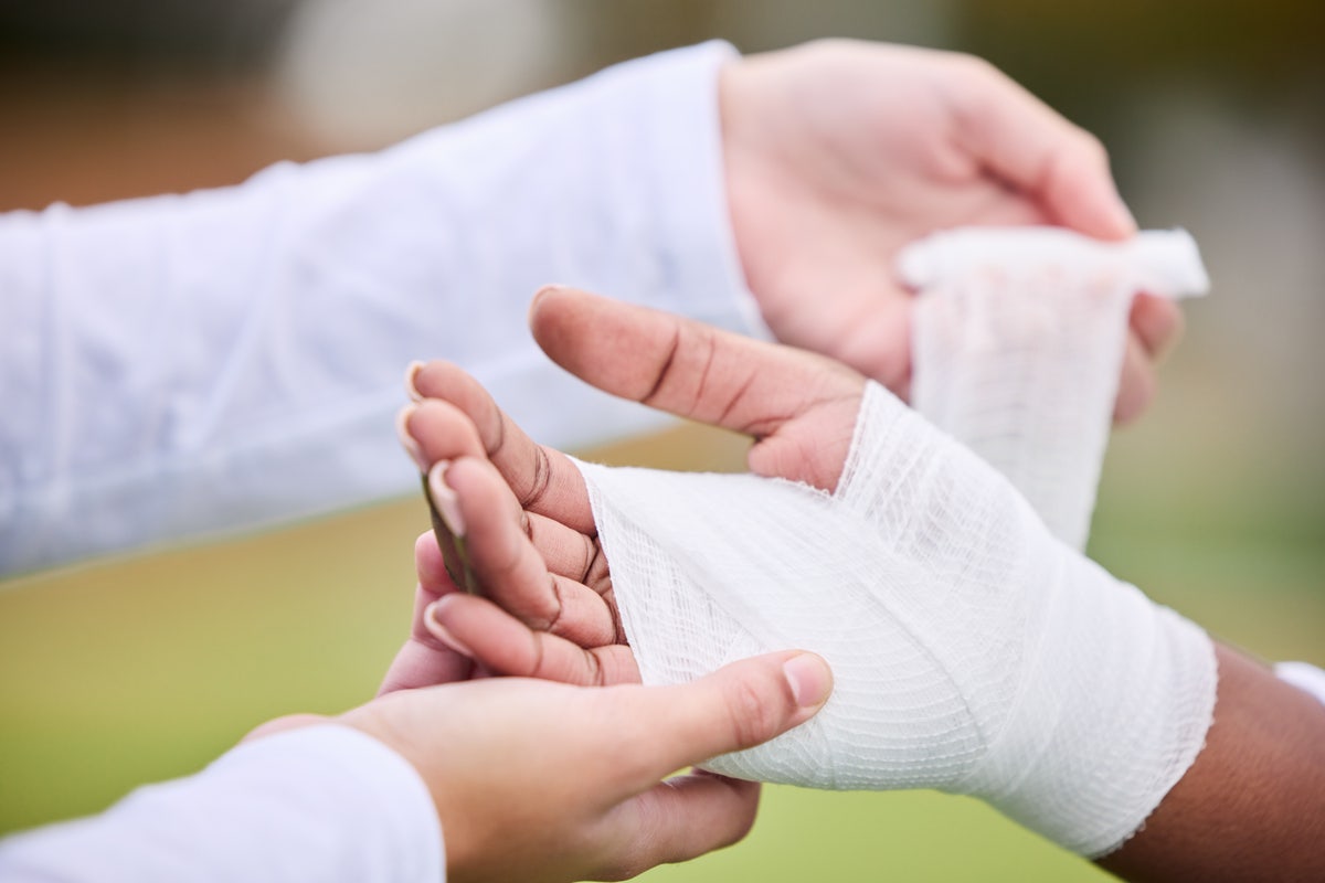 How to Bandage a Sprained Wrist